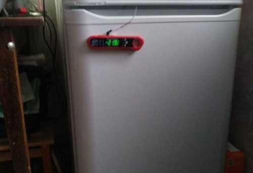 Холодильник бу ariston