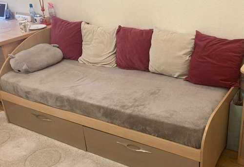 Продам подростковую кровать с матрасом