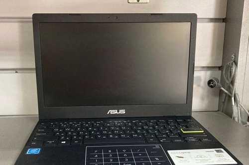A10) Ноутбук Asus E210M