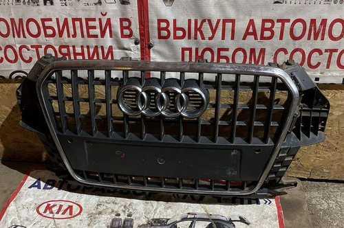Решётка радиатора Audi Q3
