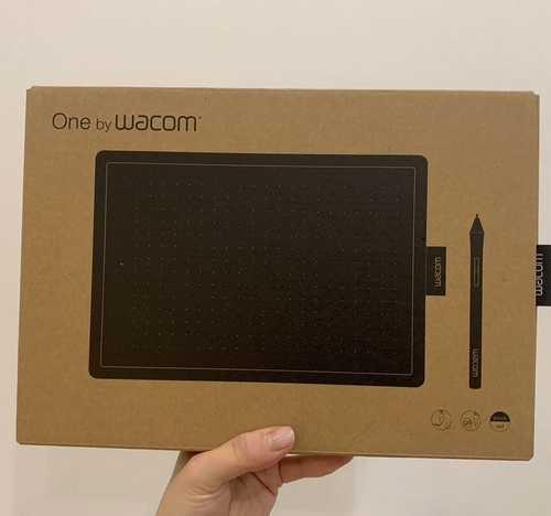 Графический планшет wacom красный