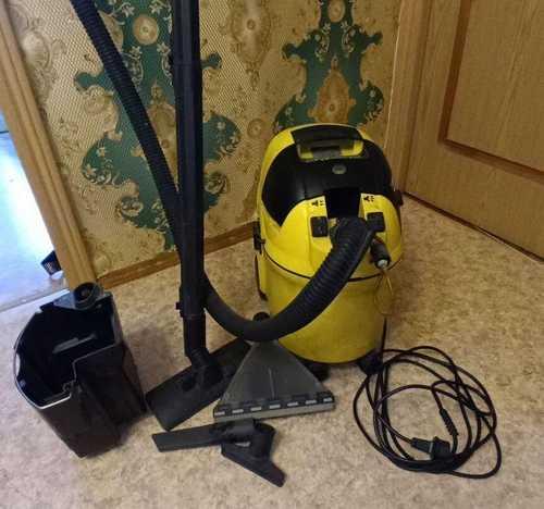 Моющий пылесос karcher