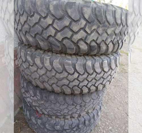 Bfgoodrich Mud-Terrain T/A KM 235/75 R15