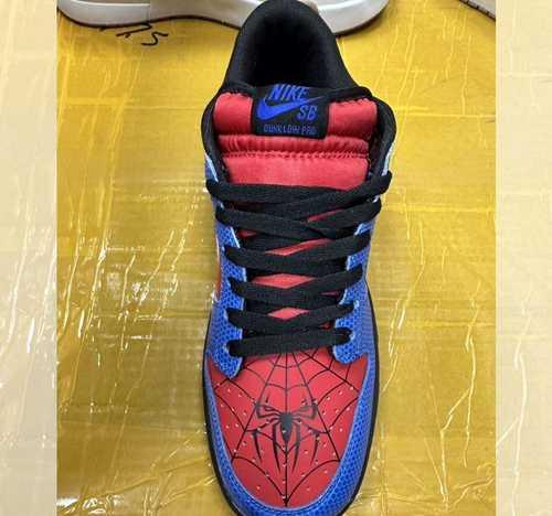 Nike Dunk Low SB Spider-Man