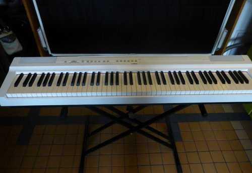 Yamaha p-125WH