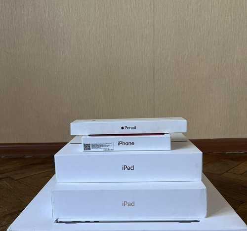 Коробки от техники Apple