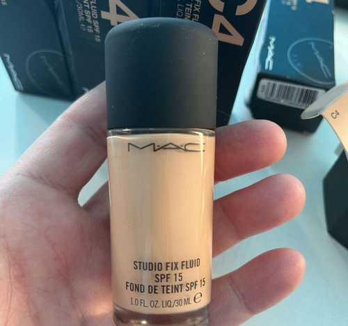 MAC Тональная основа для лица spf 15 MAC C4