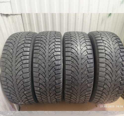 Pirelli Formula Ice 215/65 R16 98T