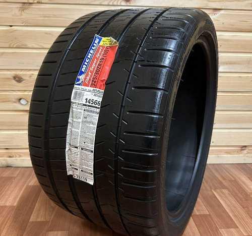 Michelin Pilot Super Sport 325/30 R19 105Y