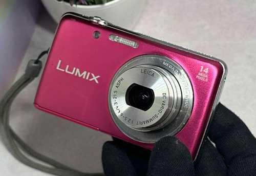 Розовый фотоаппарат Panasonic FS12