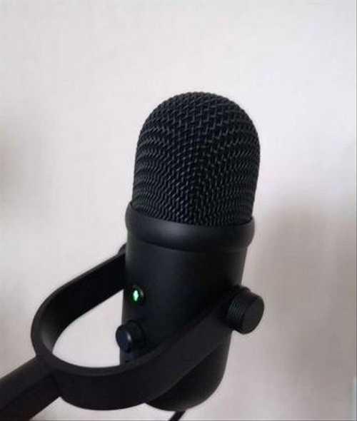 Микрофон Razer Seiren V2 Pro