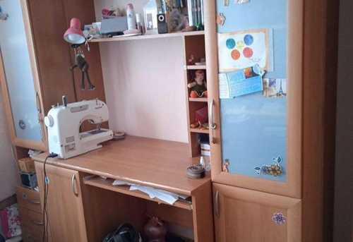 Письменный стол и шкаф