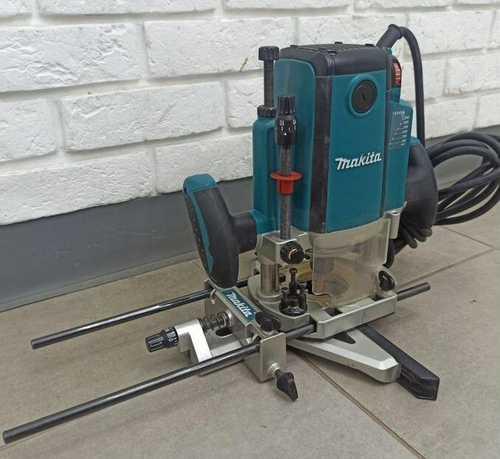 Фрезер Makita RP2301FC