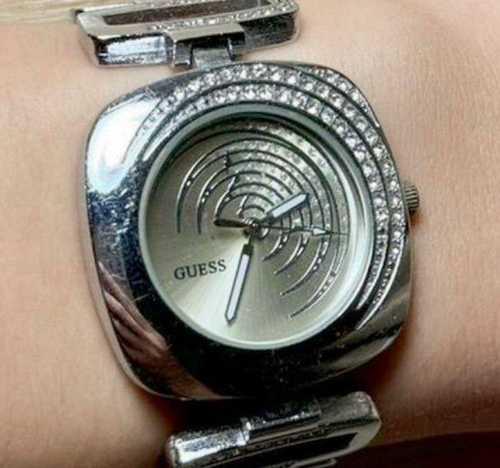 Часы наручные женские guess