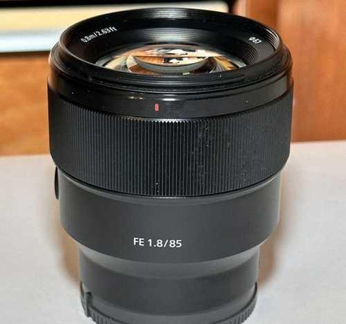 Sony FE 85mm f/1.8