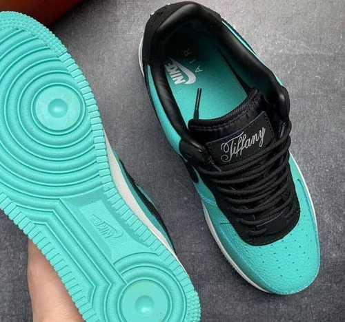 Nike Air Force 1 x Tiffany