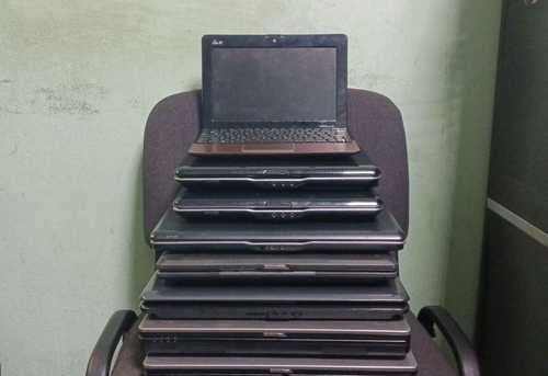 Кучка старых ноутбуков не рабочих полурабочих