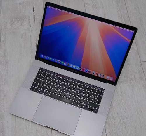 Macbook pro 15 2018 i7/16/256 отличный