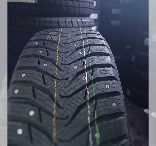 Marshal WinterCraft Ice WI31 215/60 R16 99T