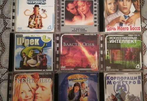 CD с музыкой и фильмы. Видеокассета