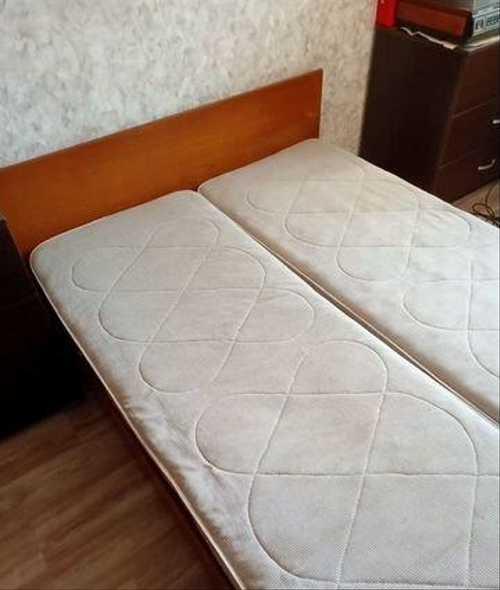 Кровать двухспальная с матрасом бу 140 на 200