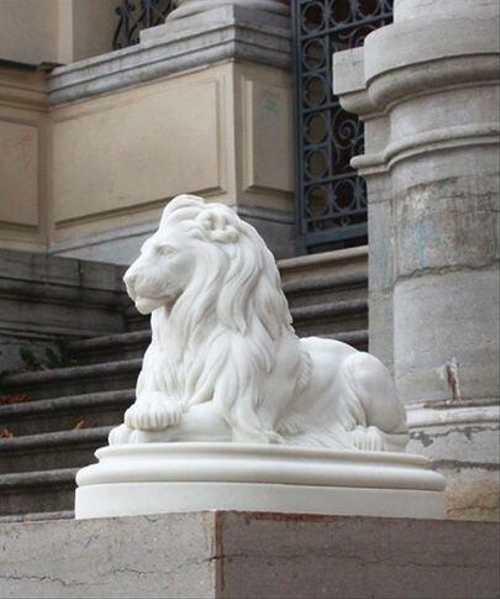 Лев из бетона скульптура