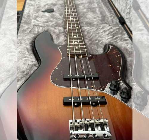 Бас гитара Fender Am Pro II Jazz Bass RW