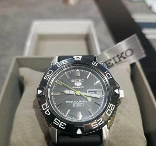 Часы seiko 5 sports