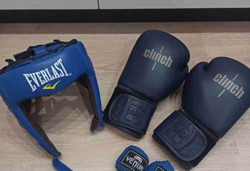 Боксерские перчатки 10 oz clinch + шлем
