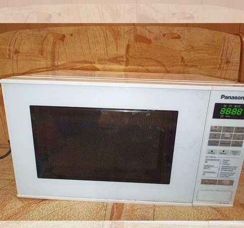 Микроволновая печь с грилем Panasonic NN-GT261wzte