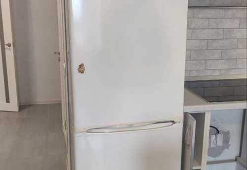 Холодильник Stinol двухкамерный. Хорошее состояние