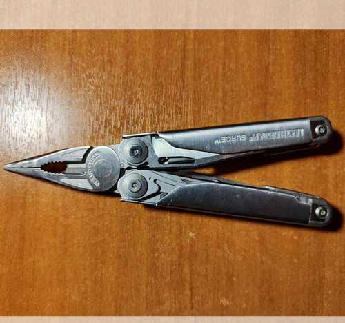 Мультитул Leatherman Surge