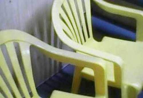 Кресло пластиковое для дачи