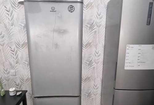 Холодильник Бу Indesit c138g.016