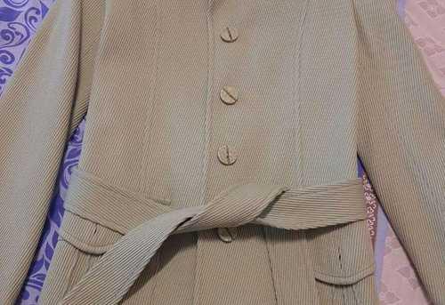Новое женское демисезонное пальто 42р