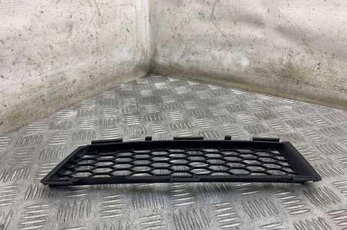 Решетка в бампер передняя правая Pontiac Vibe 1