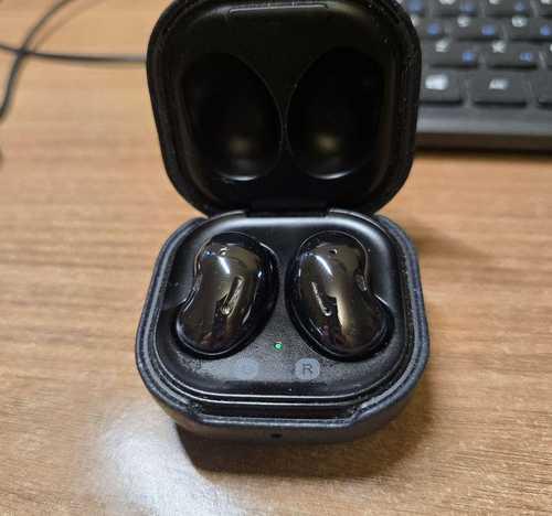 Беспроводные наушники samsung buds live ориг