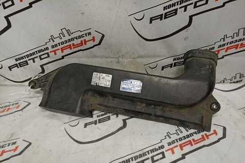 Воздухозаборник mazda capella GW5R KL-ZE kln813200