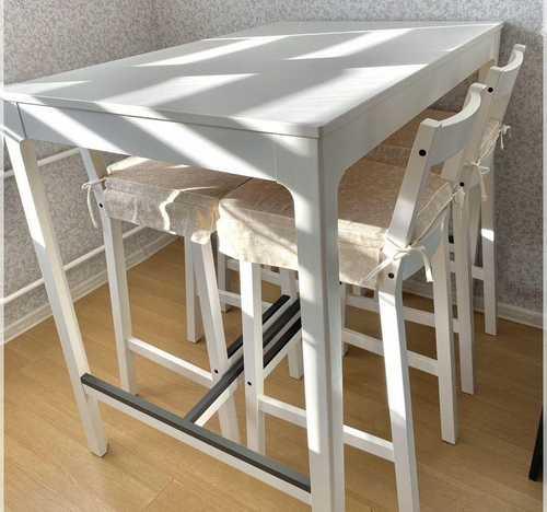 Стол со стульями IKEA