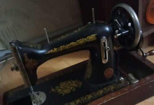 Швейная машина Подольск ручная