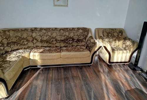 Угловой диван бу раскладной и кресло