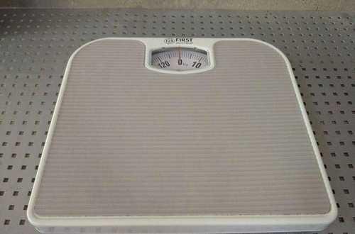Напольные весы First до 130 кг