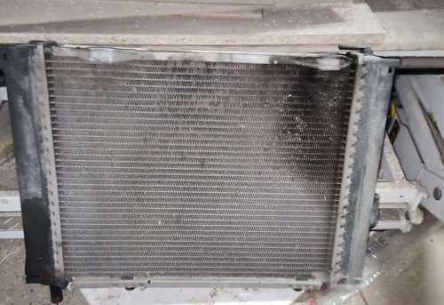 Радиатор охлаждения Mercedes Benz w124