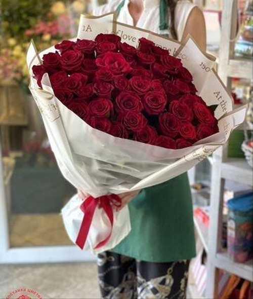 Красные розы с доставкой, букеты цветов
