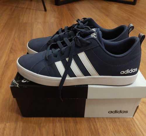 Кроссовки adidas 42