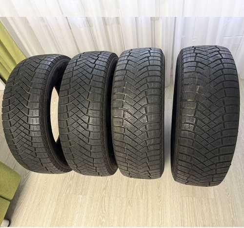 Pirelli Ice Zero FR 225/60 R18 104M