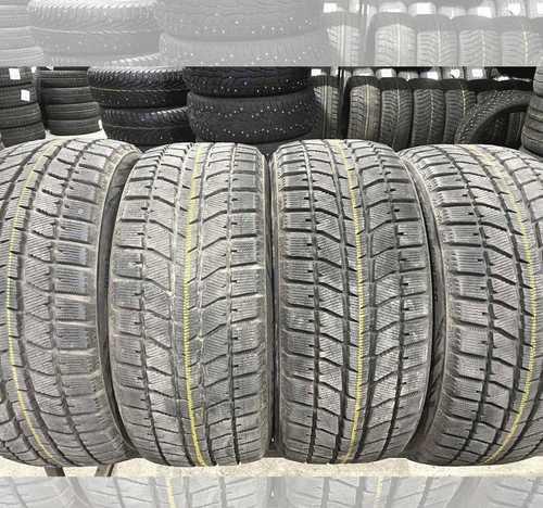 Bridgestone Blizzak WS-70 245/45 R17 90L