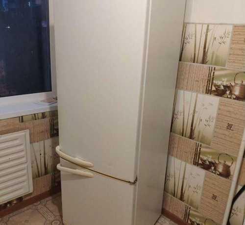 Рабочий двухкамерный холодильник Минск