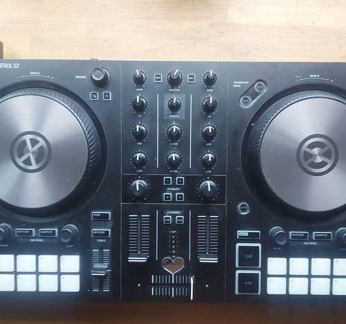 Dj контролер Traktor S2 MK3