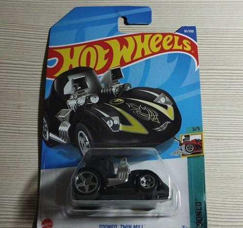 Машинка hotwheels